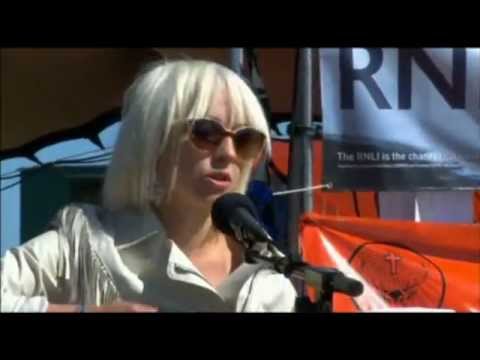 The Joy Formidable - Whirring (Wakestock 2011) - YouTube
