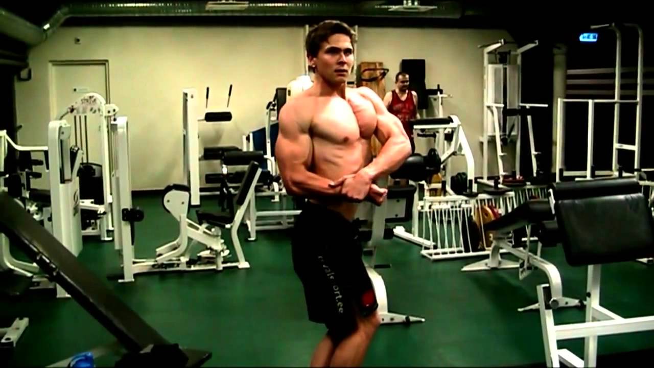 Junior Natural Bodybuilder Siim Kelner Posing - YouTube