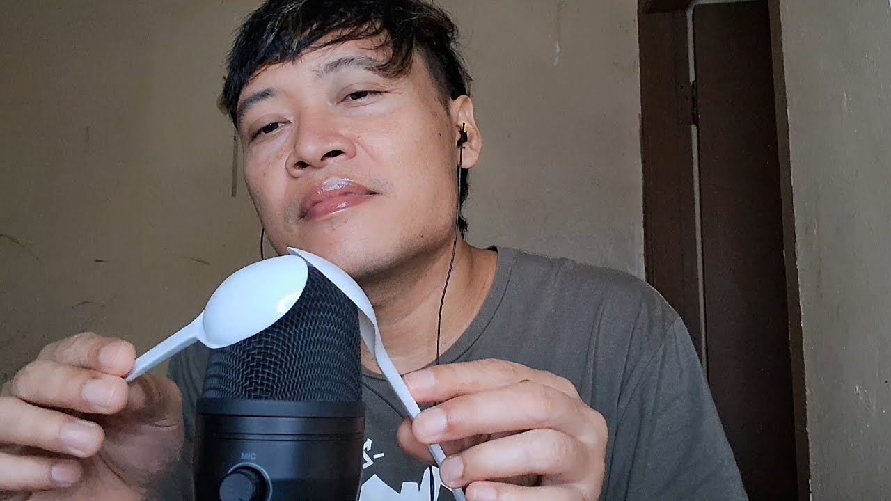 ASMR spoon in microphone ASMR beginner - YouTube