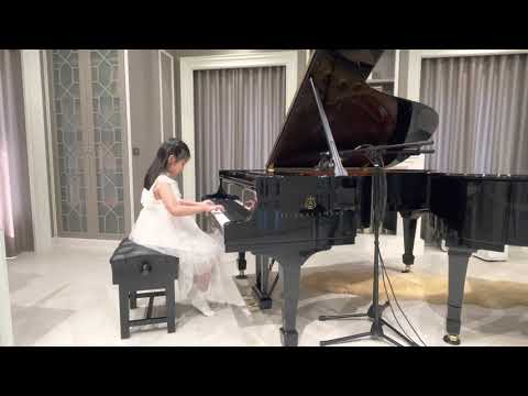 Helen Lau_รุ่นอายุไม่เกิน 12 ปี_Allegro , Valse sentimentale