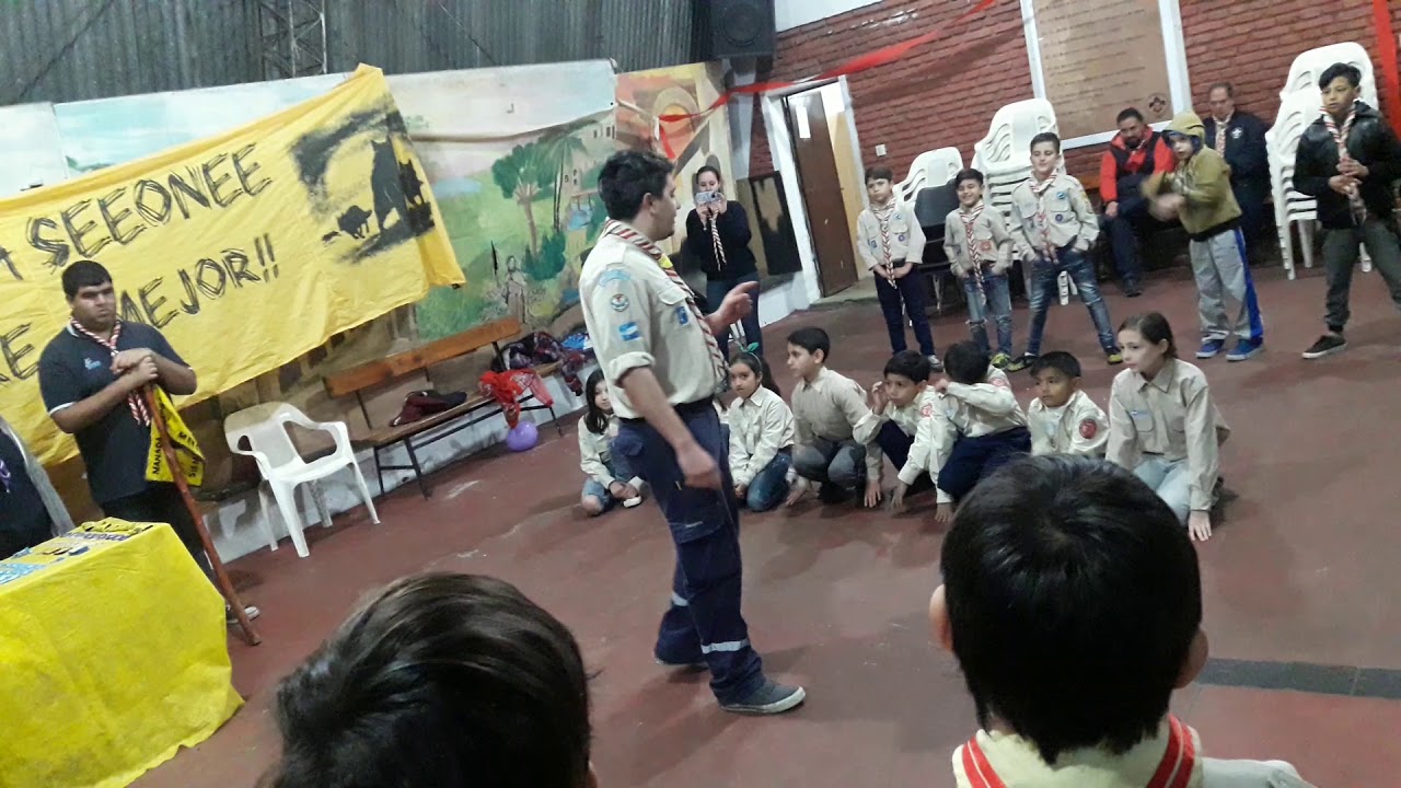 Ceremonia de promesa scouts lobatos - YouTube