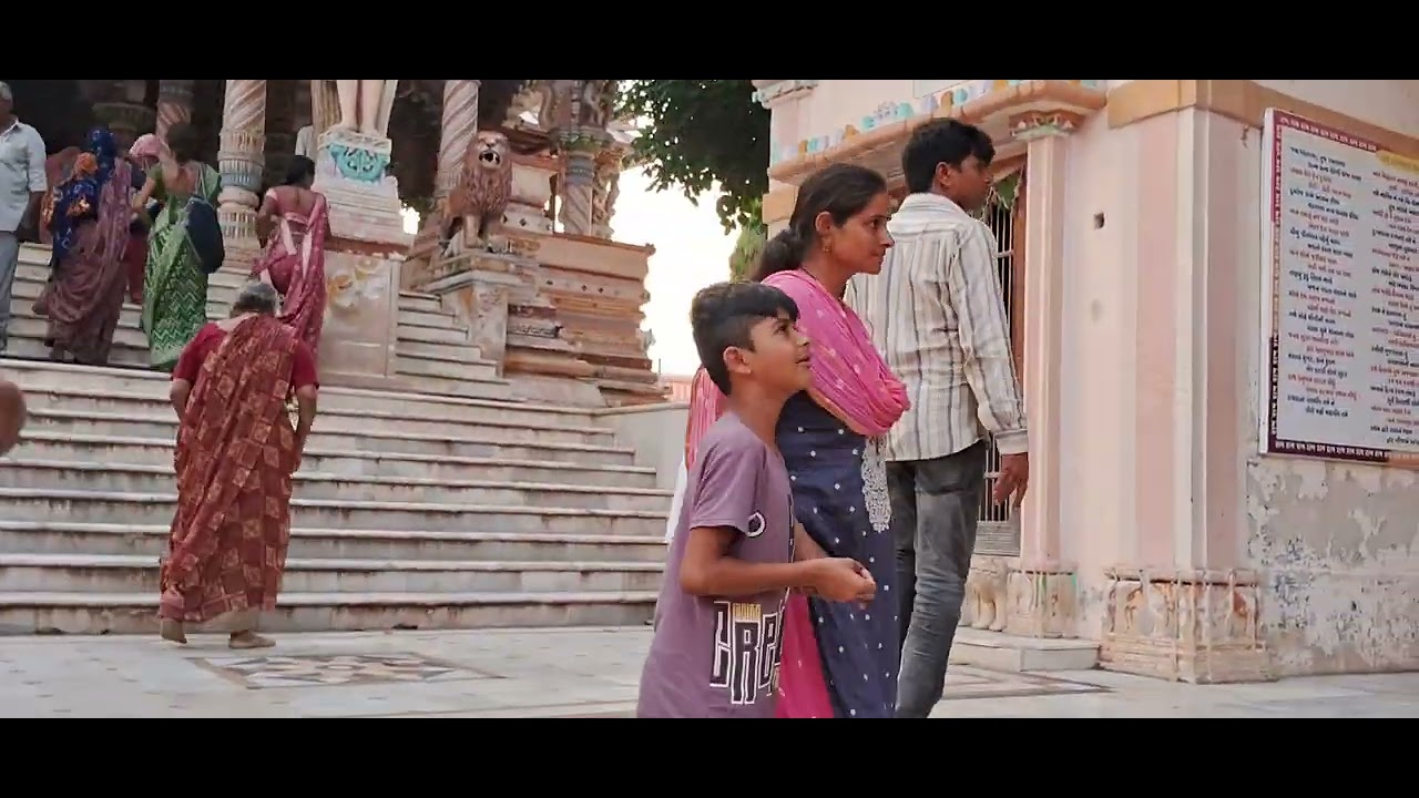 Jay vadvada Jay vachharaj vadvada varso to ne gam jamiyu tu dutharej ...