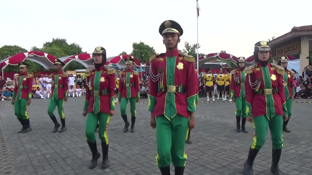 PASKIBRA SMK Bina Bangsa Kersana Brebes dalam event LKBB GARUDA JAYA ...
