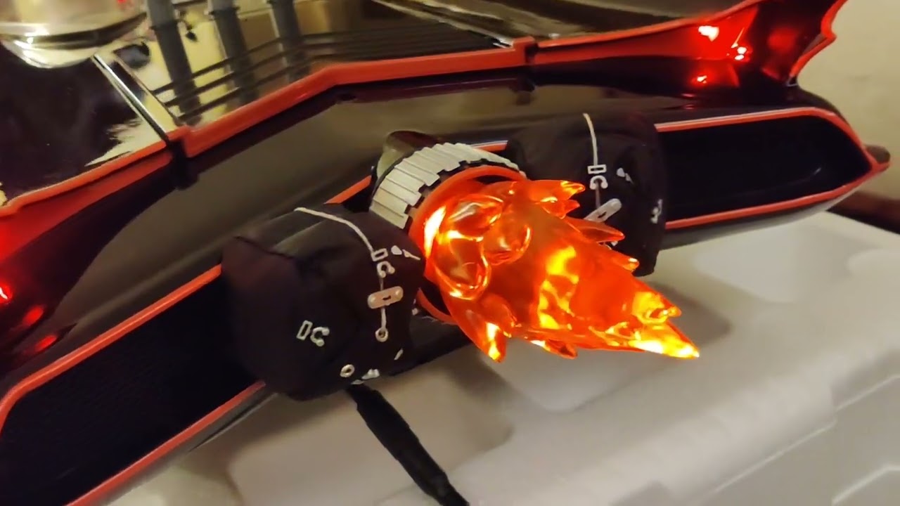 JazzInc Dioramas 1966 Batmobile Deluxe --- LED Lights - YouTube