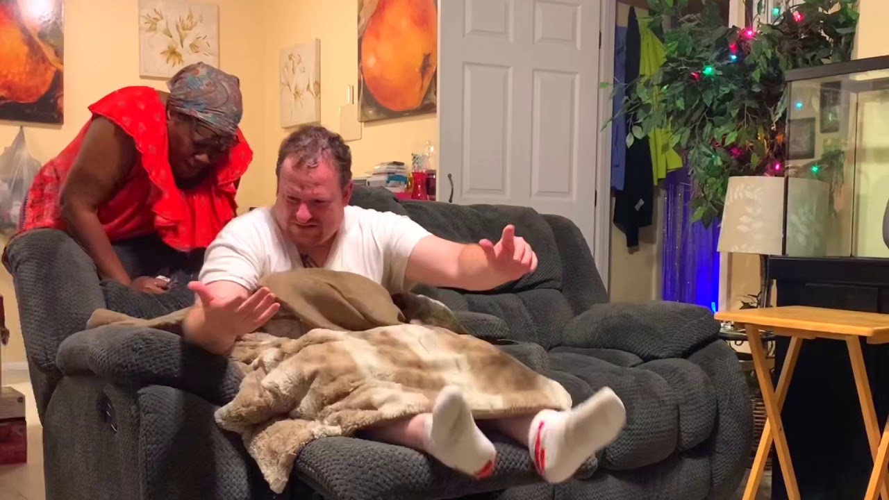 EXTREME THROW UP 👅PRANK ON PAUL (GONE WRONG) 🤢 - YouTube