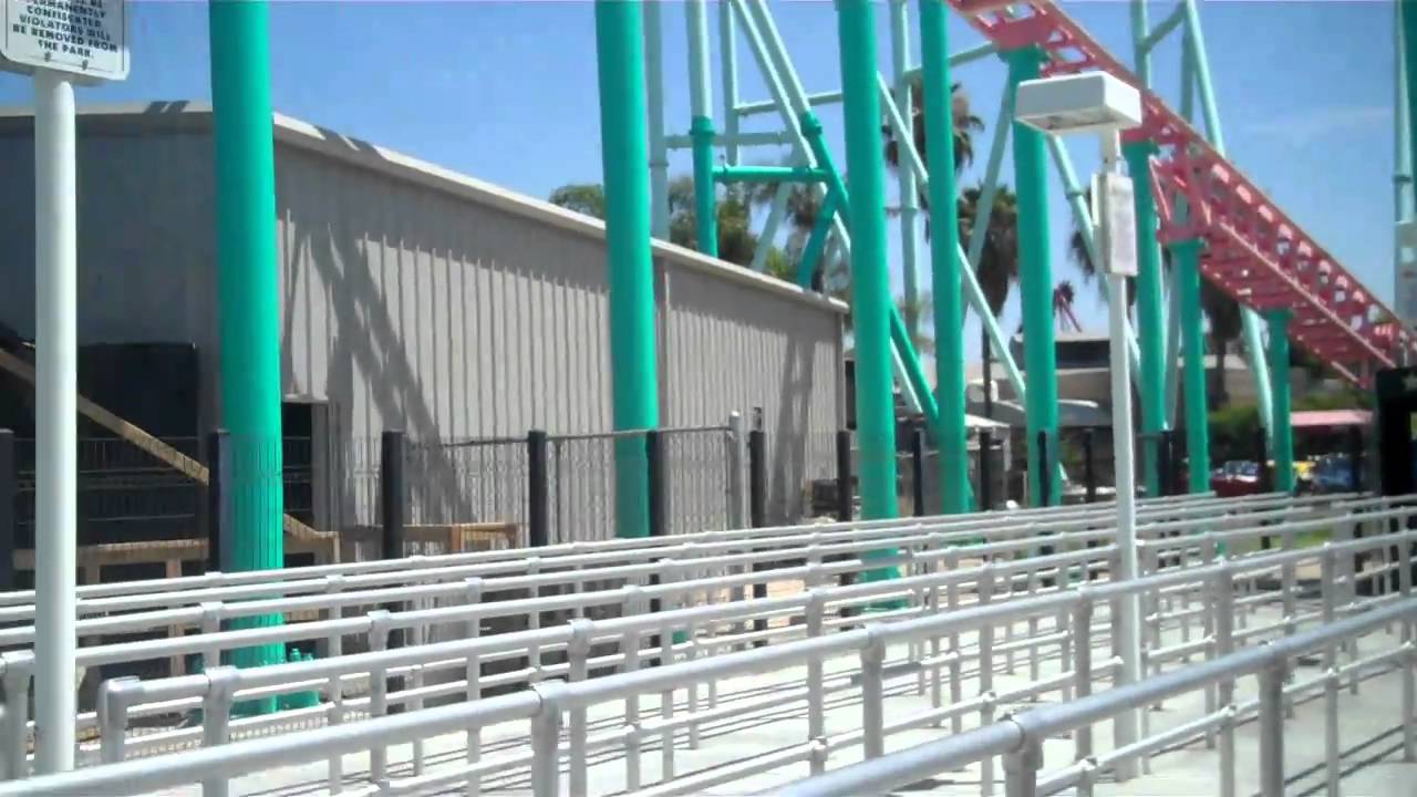 Uncle Bobo Big Top Bizarre Construction Knott's Haunt 2010 HD - YouTube