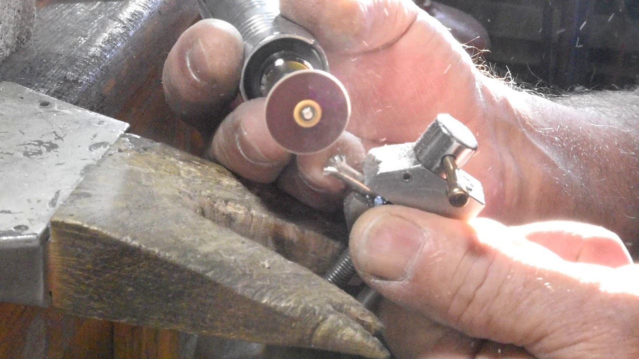 Making A Prong Setting From Round Wire - YouTube