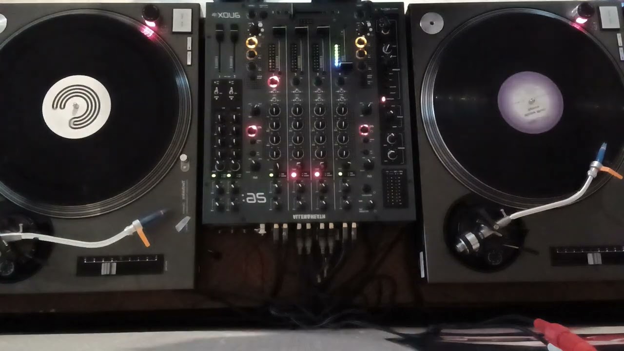Daft Punk ,Stardust....Pharell Williams vinyl dj set - YouTube