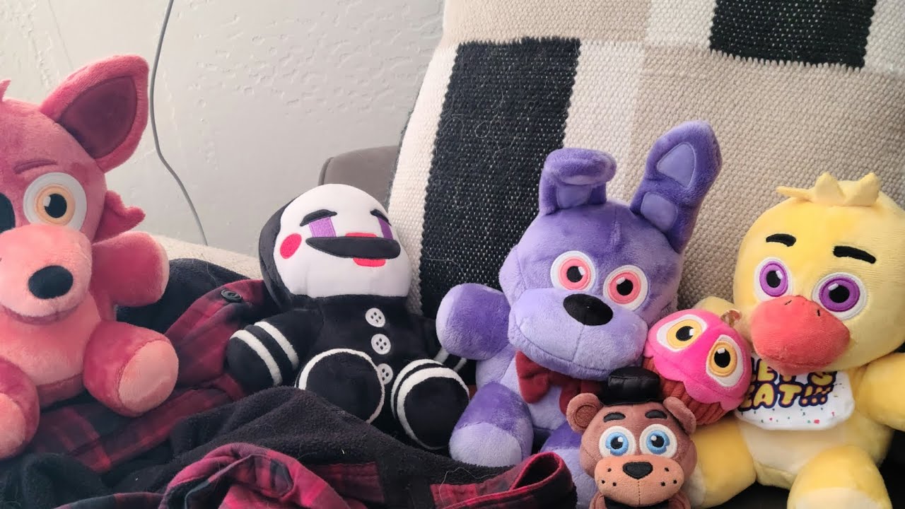 Fnaf merch hunt at Walmart and gamestop - YouTube