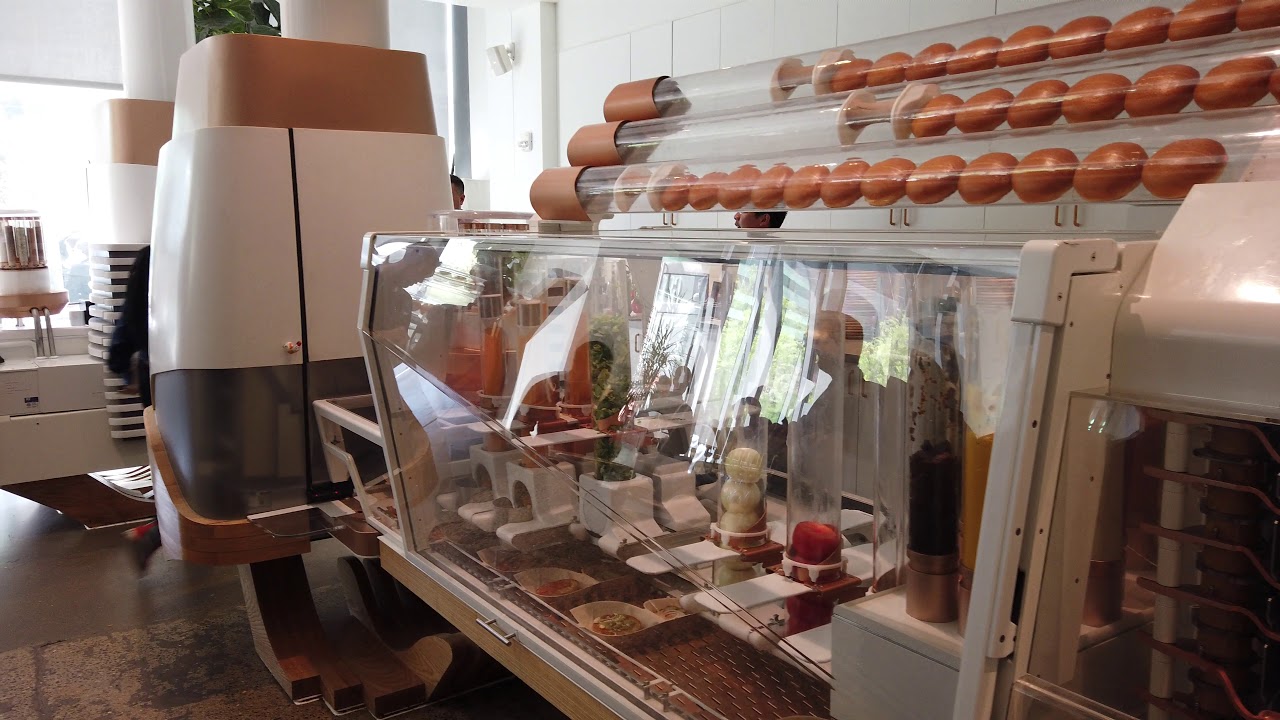 A robot in action: the Creator Burger robot - YouTube