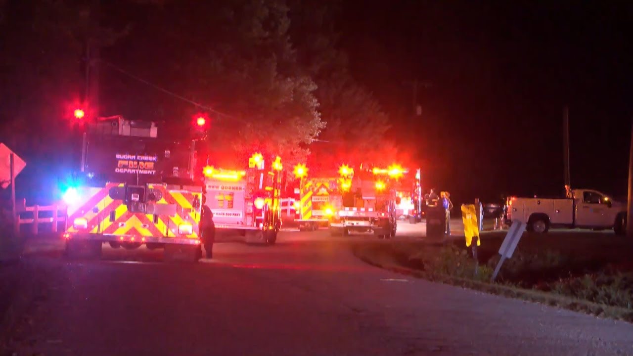 Gas main fire forces evacuations north of Terre Haute - YouTube