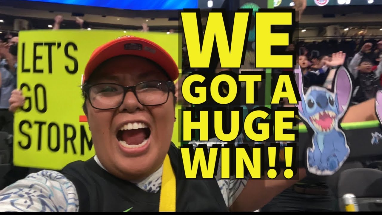 We got free merch! Scoring our first points - YouTube