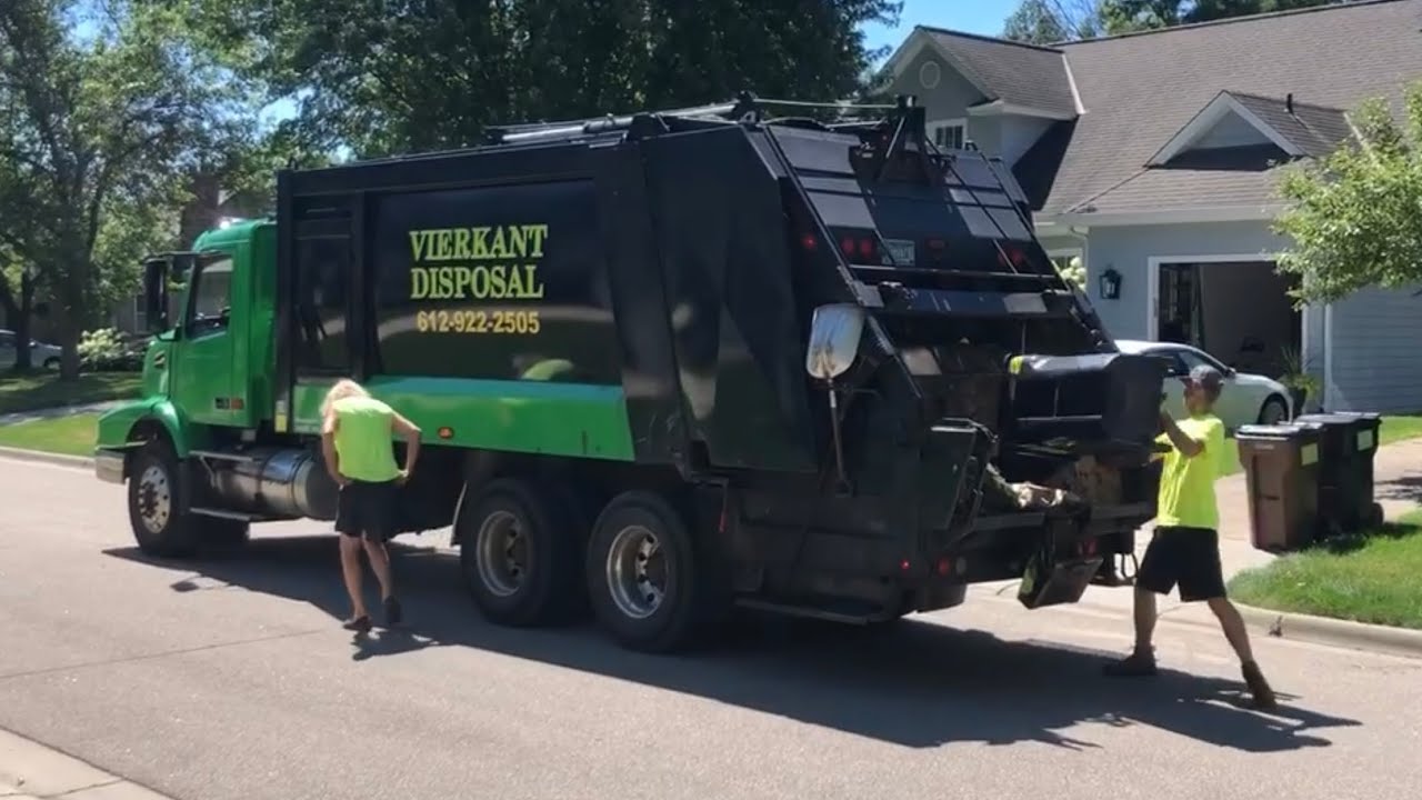 Vierkant Disposal Rear Loader Garbage Truck: Carter and Gary On Yard ...