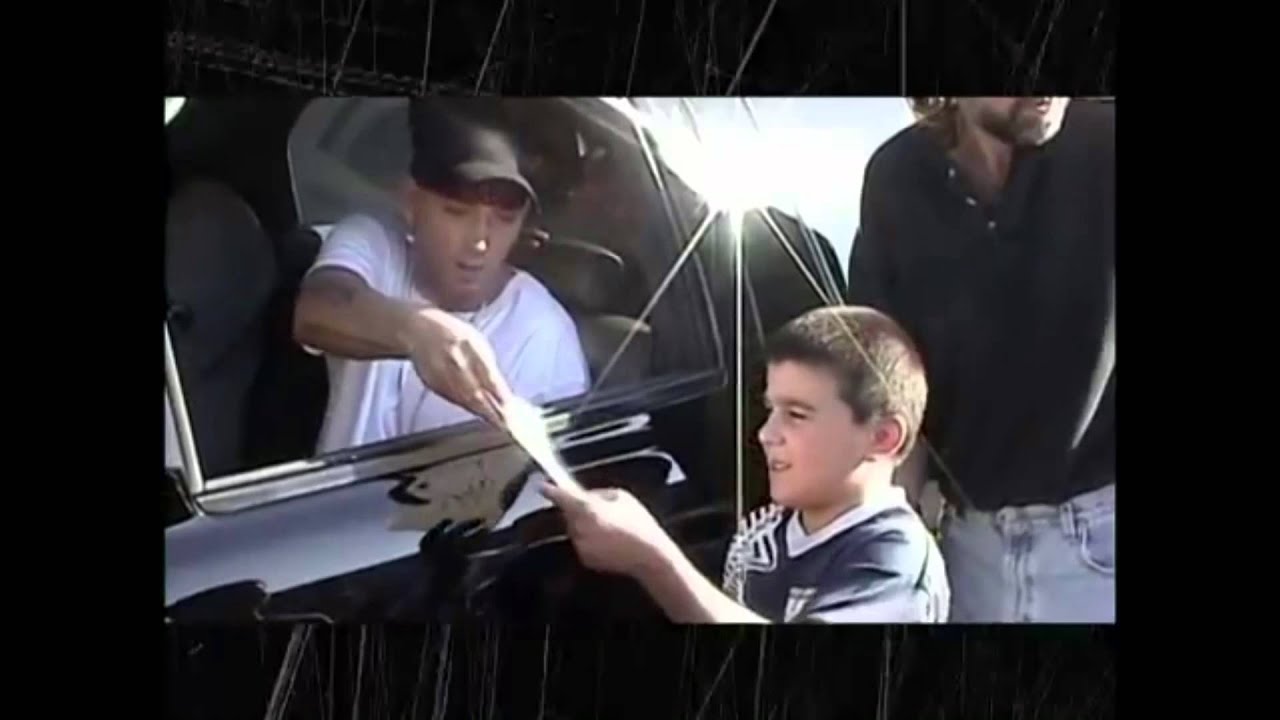 Eminem - Guts Over Fear ft. Sia (Video) - YouTube