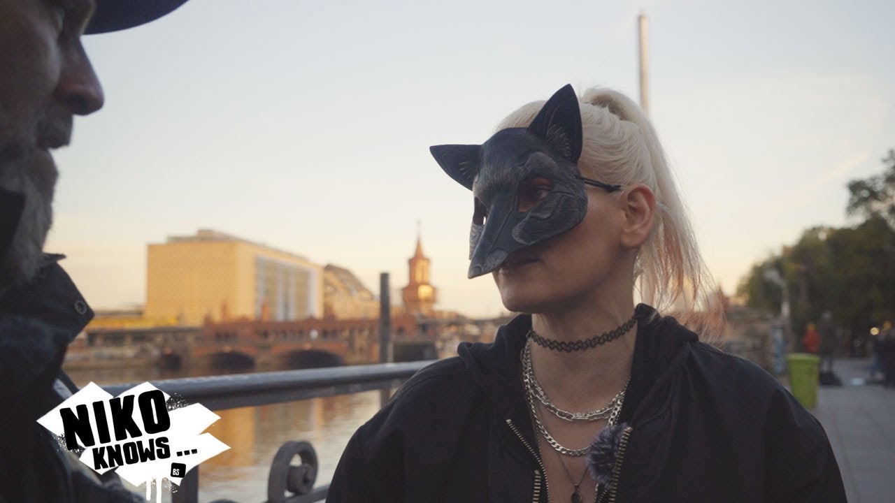 Antifuchs im Interview mit Niko: Zu Besuch im Fuxxxbau | Niko knows ...