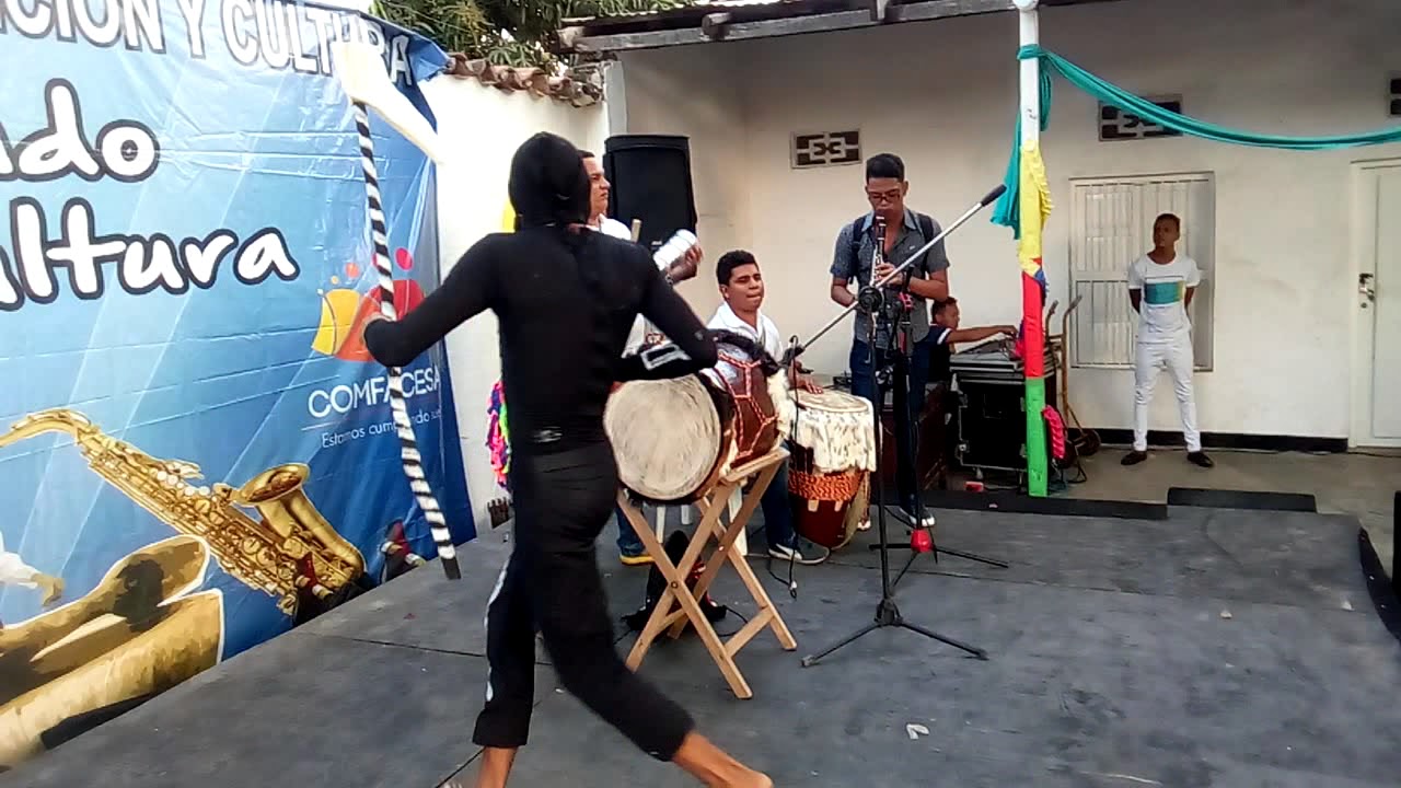 Ritmo de chande te olvide interpretado por Natalia Rodriguez,reina ...