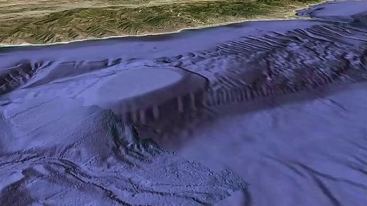 What is this 2 5 mile long object moving under the Pacific Ocean ufo ...