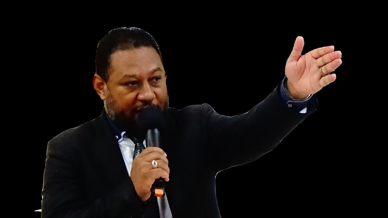 PASTORA IVANI PEREIRA ENTREGANDO AO APÓSTOLO DENNIS RIBEIRO PRESIDENTE ...