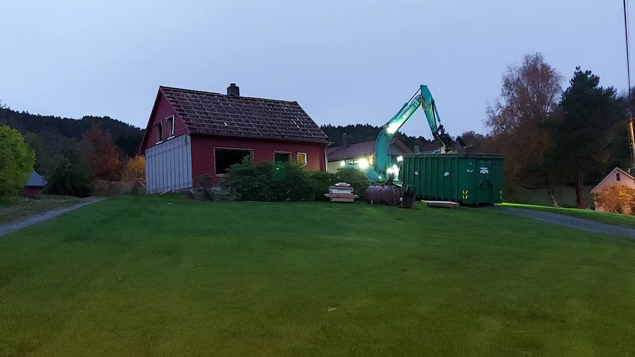 Riving av hus i Høylandsbygd - YouTube