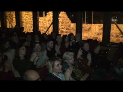 Kalbimde Gizli Bir Sevgimi Arar(Gözlerin)  - Mine Geçili