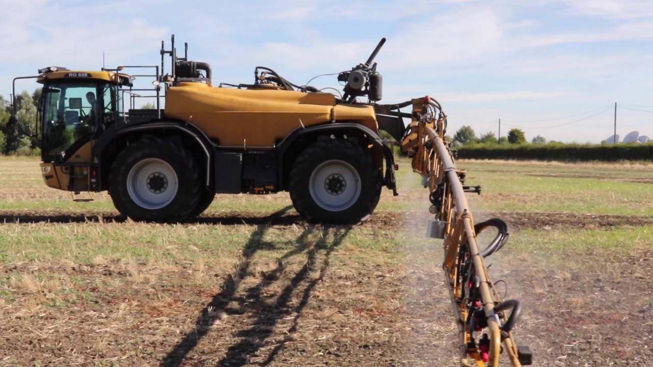 Challenger Rogator 655 – 36m 5000L tank – spraying volunteers in OSR ...