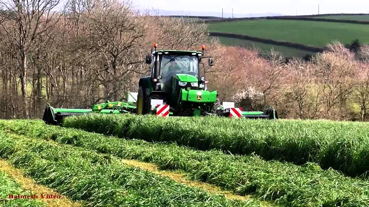 Silage '14 - John Deere 6210R mowing with Triples. - YouTube