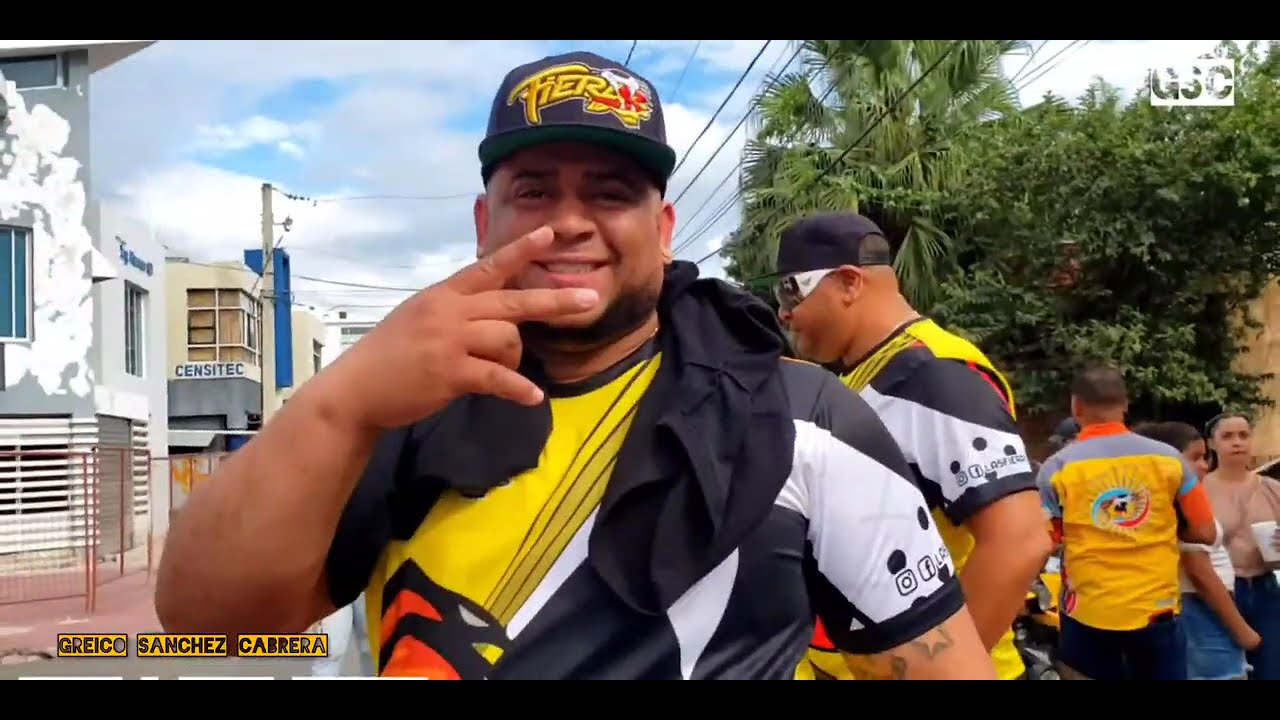 DESFILE DE las fieras CARNAVAL DE LA VEGA RD - YouTube