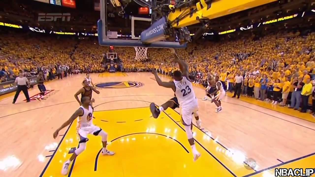 Draymond Green Blocks LeBron James - YouTube