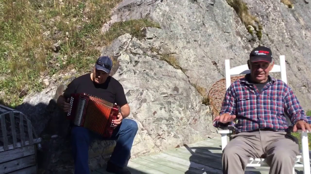 Cliffs of Baccalieu- Lorne King on Accordion - YouTube