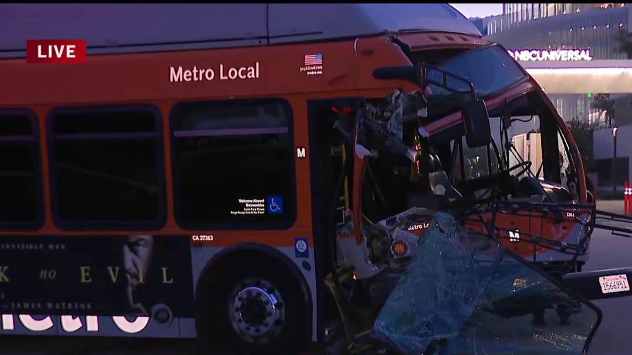 Seven passengers injured in Metro crash in Studio City - YouTube