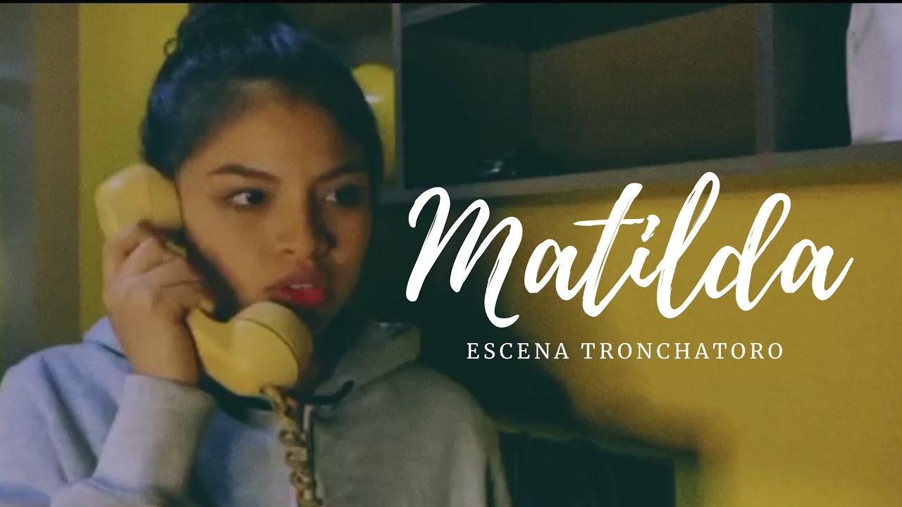 Matilda- escena de tronchatoro - YouTube