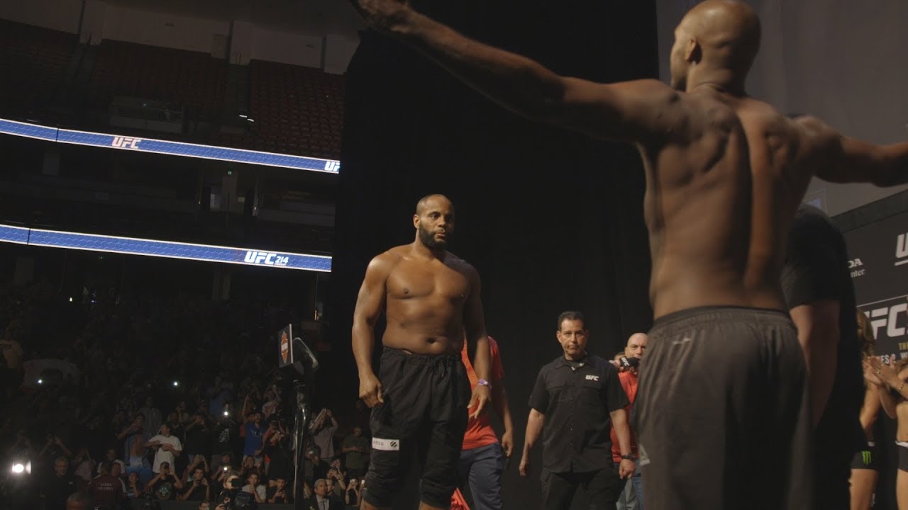 UFC 214: Daniel Cormier vs Jon Jones 2 Weigh-in Recap - YouTube