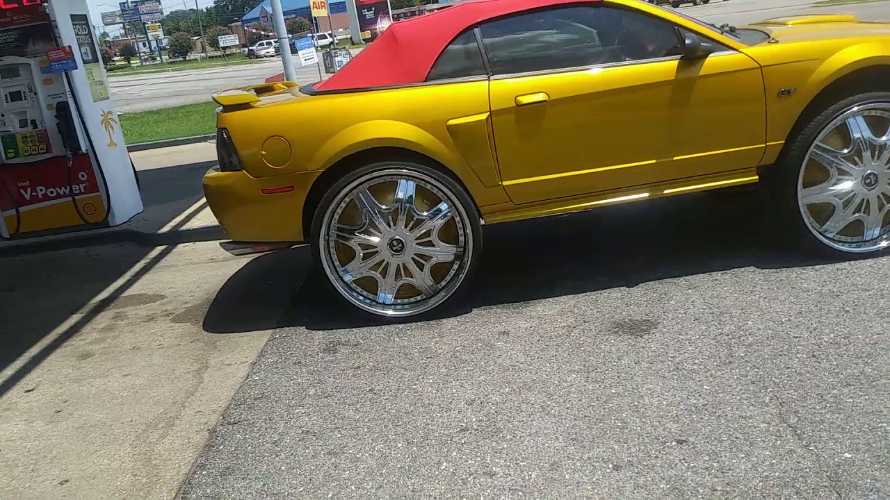 Drop top Mustang on 30s #socialmedia #wetpaint #DubFloaters #droptop ...
