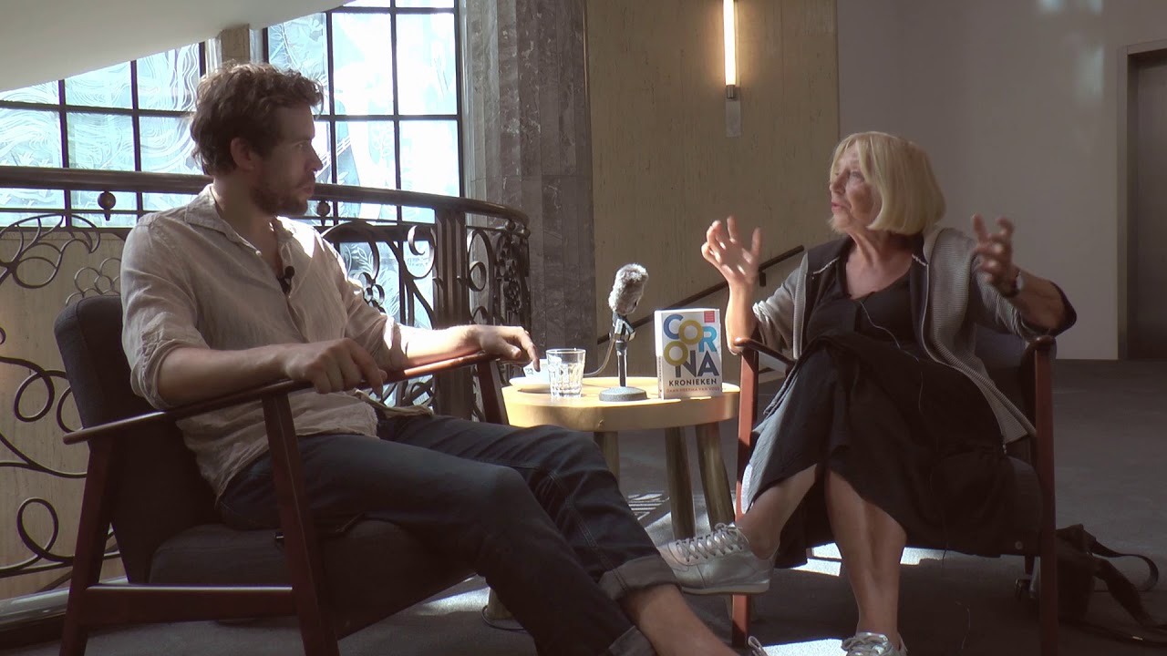 Maria Heiden en Daan Heerma van Voss over Coronakronieken - YouTube
