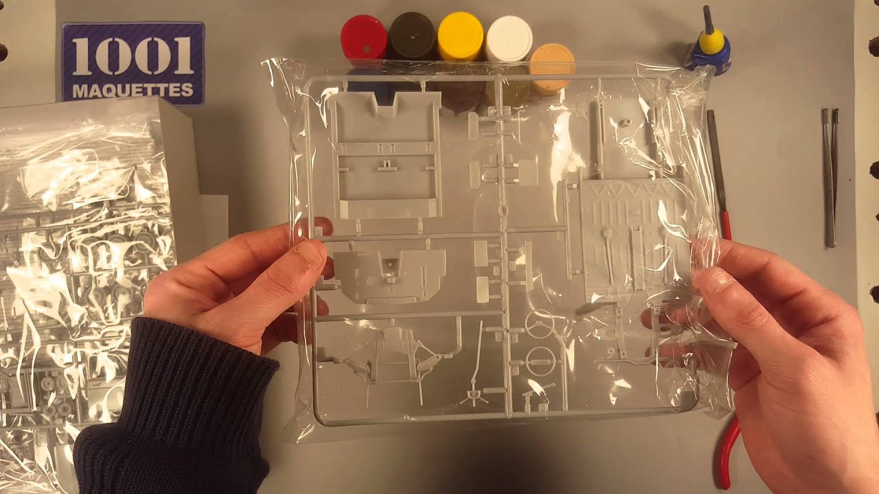Unboxing - Ouverture de boîte : EBBRO 25002 - VOITURE RENAULT 4L - YouTube