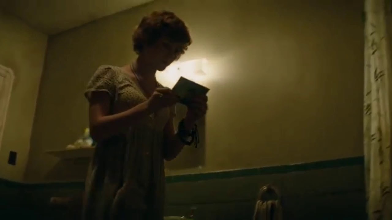 Di Serang Hantu Di Kamar Mandi - IT MOVIE SCENE - YouTube