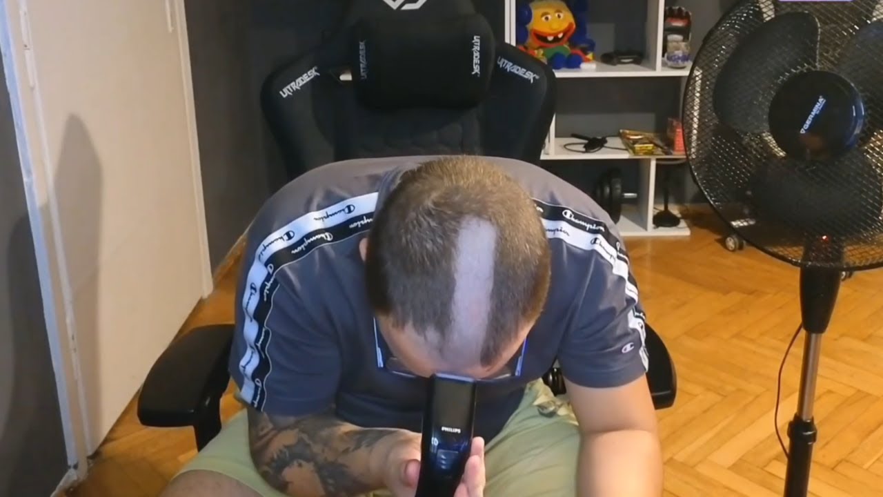 Robalini goli się na łyso - YouTube