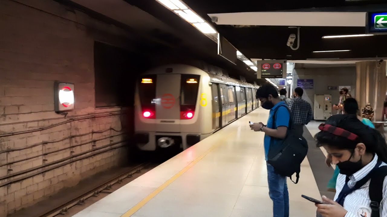 Delhi Metro || Saket Metro Station || Yellow Line - YouTube