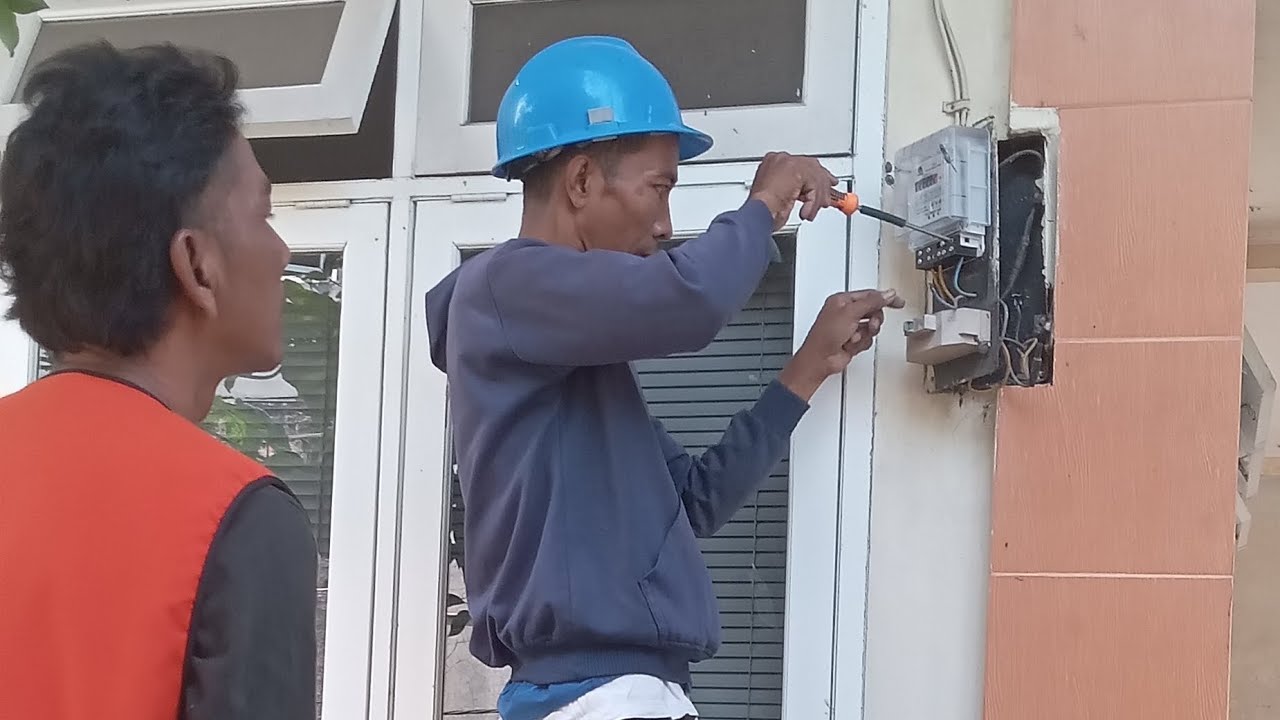2024 Sep 5: Peremajaan Meteran Listrik PLN lama buram. Apakah tagihan ...