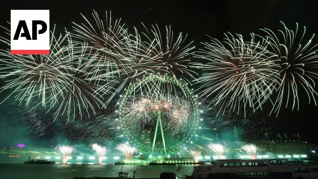 WATCH: London New Year 2025 fireworks display along River Thames - YouTube