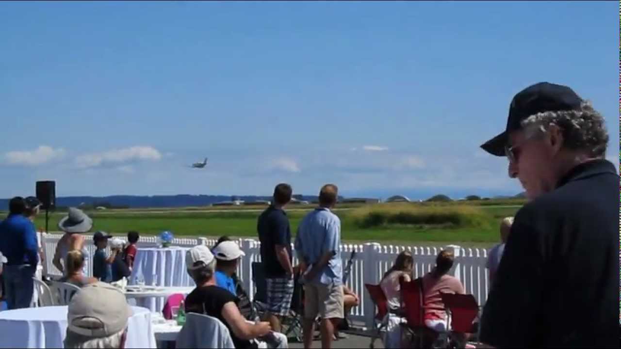 Fred Kaiser - CJ2 fly by @ Boundary Bay Air Show - YouTube