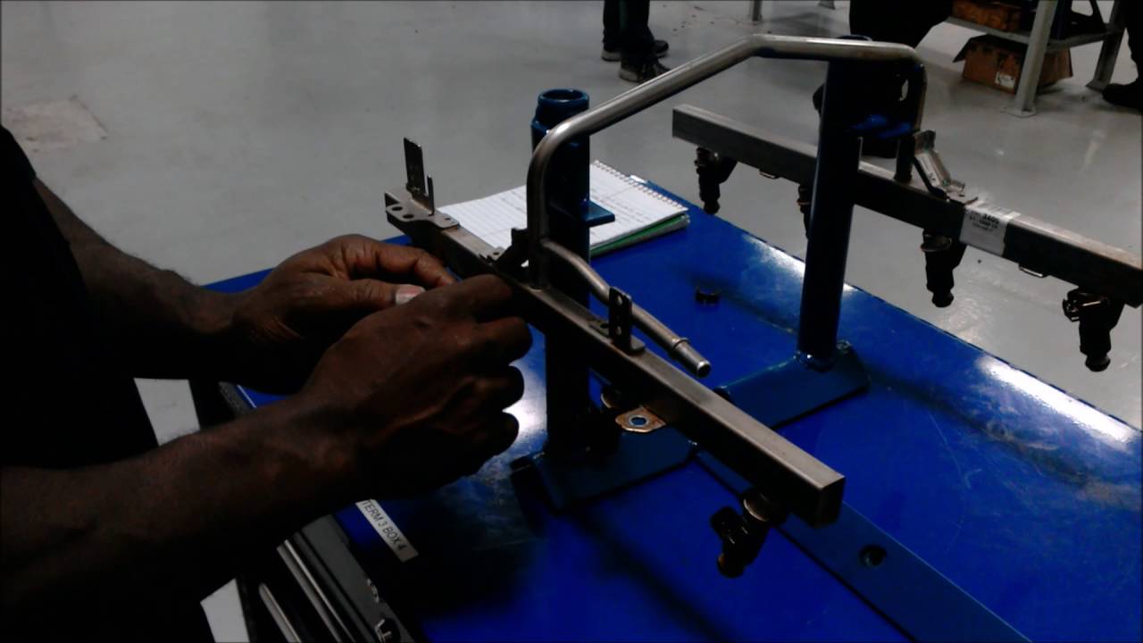 Returnless Fuel Injection System - YouTube