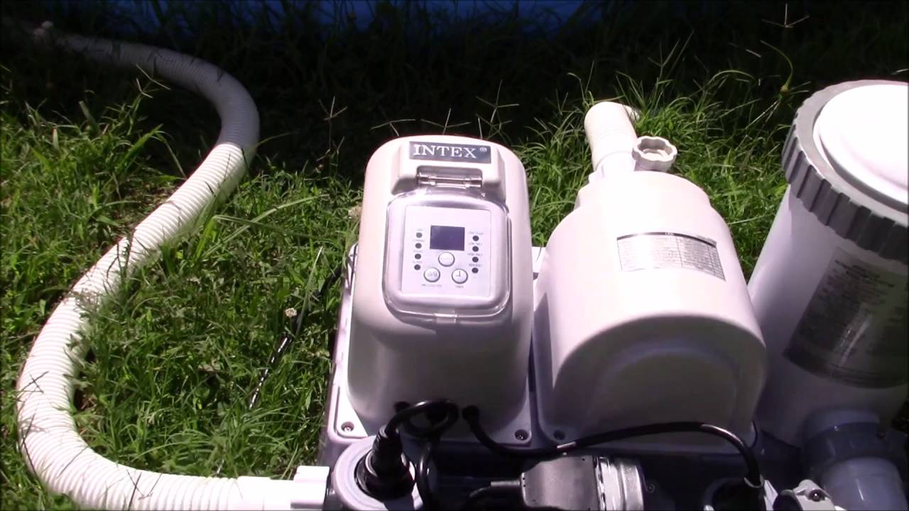 Intex Easy Set pool with 2000 gph saltwater system and filter pump ...