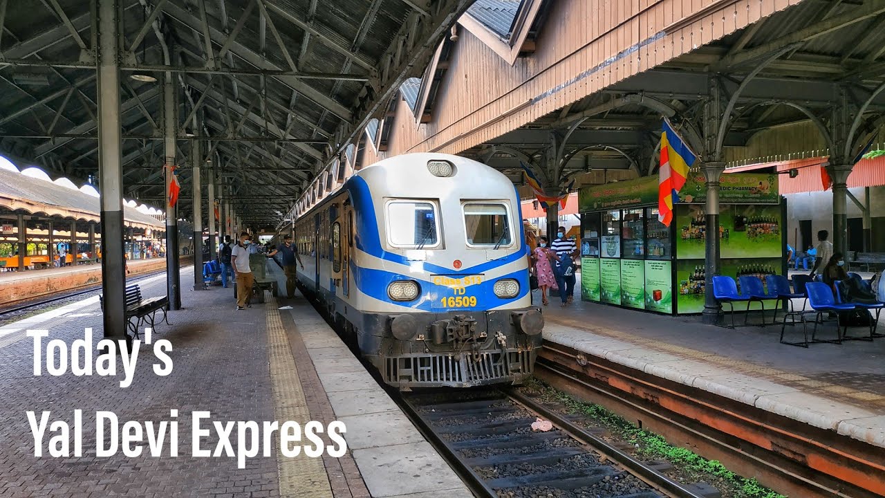 Today's Yal Devi Express at Colombo Fort Railway Station (21st of May ...
