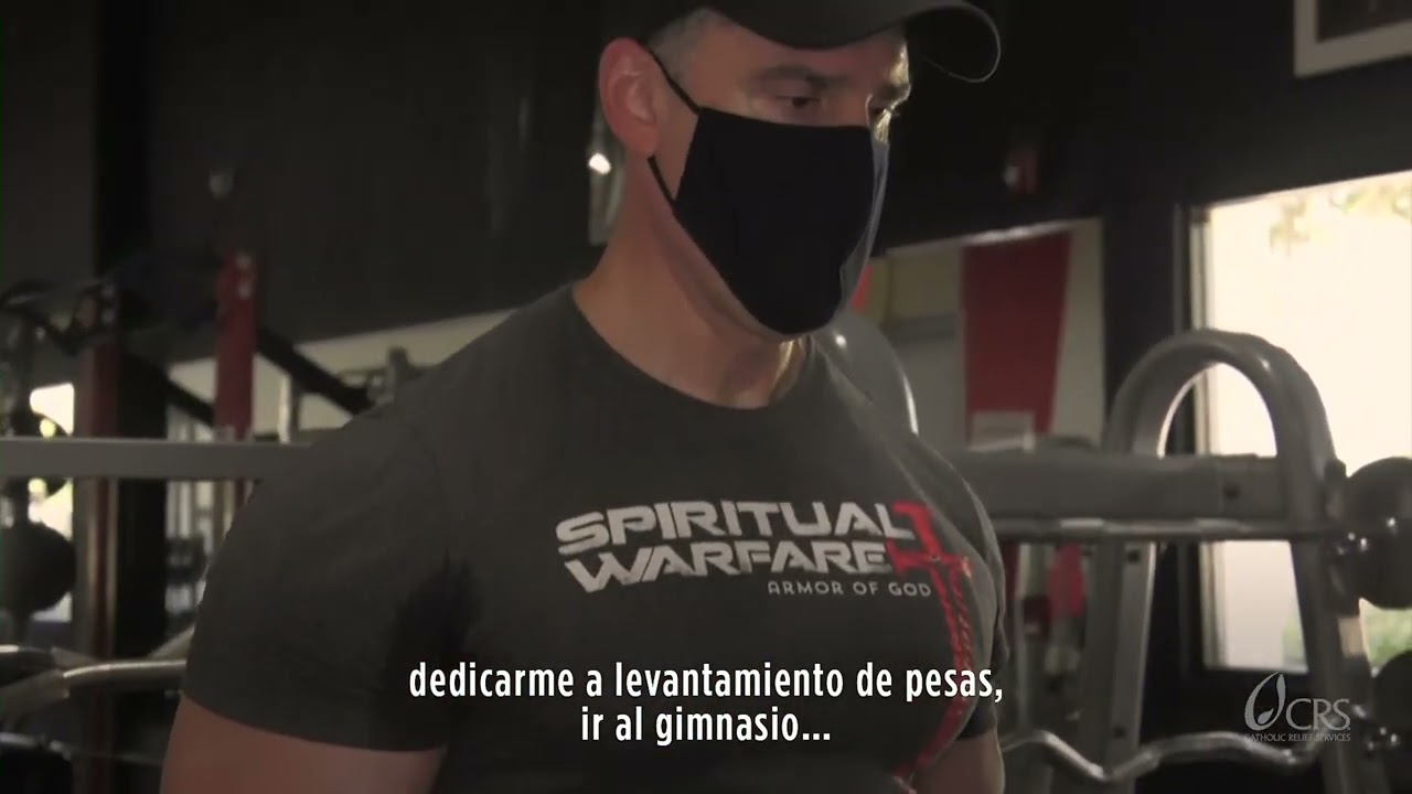 Padre Rafael Capó: el sacerdote fit - YouTube