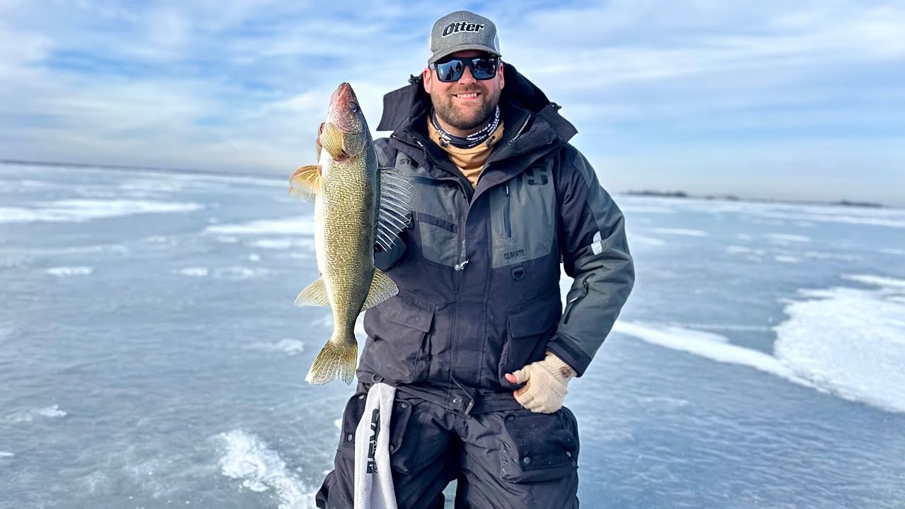 Devils Lake Ice Fishing For Walleye! (Day 1 of 2) - YouTube