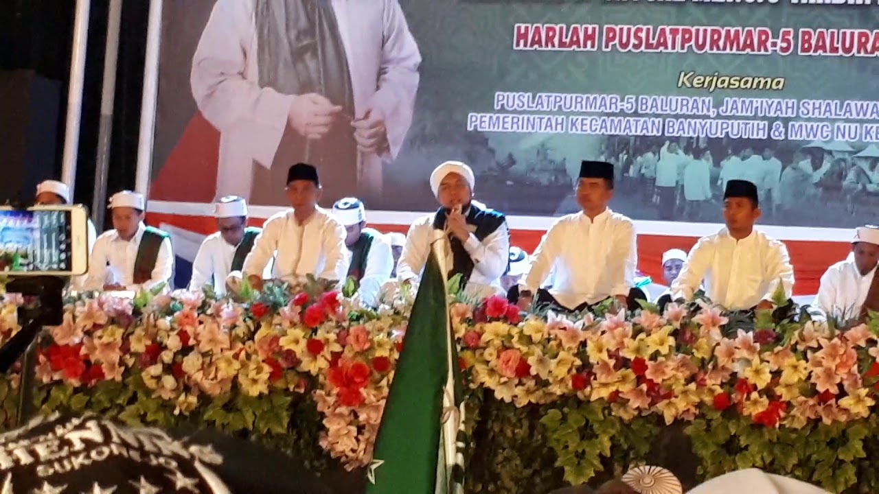 KHR AHMAD AZAIM IBRAHIMY "MENJAGA KEDAULATAN NKRI" - YouTube