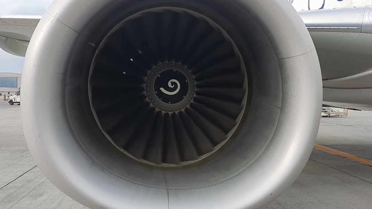 Boeing 737-700 engine CFMI CFM56-7B26 test - YouTube