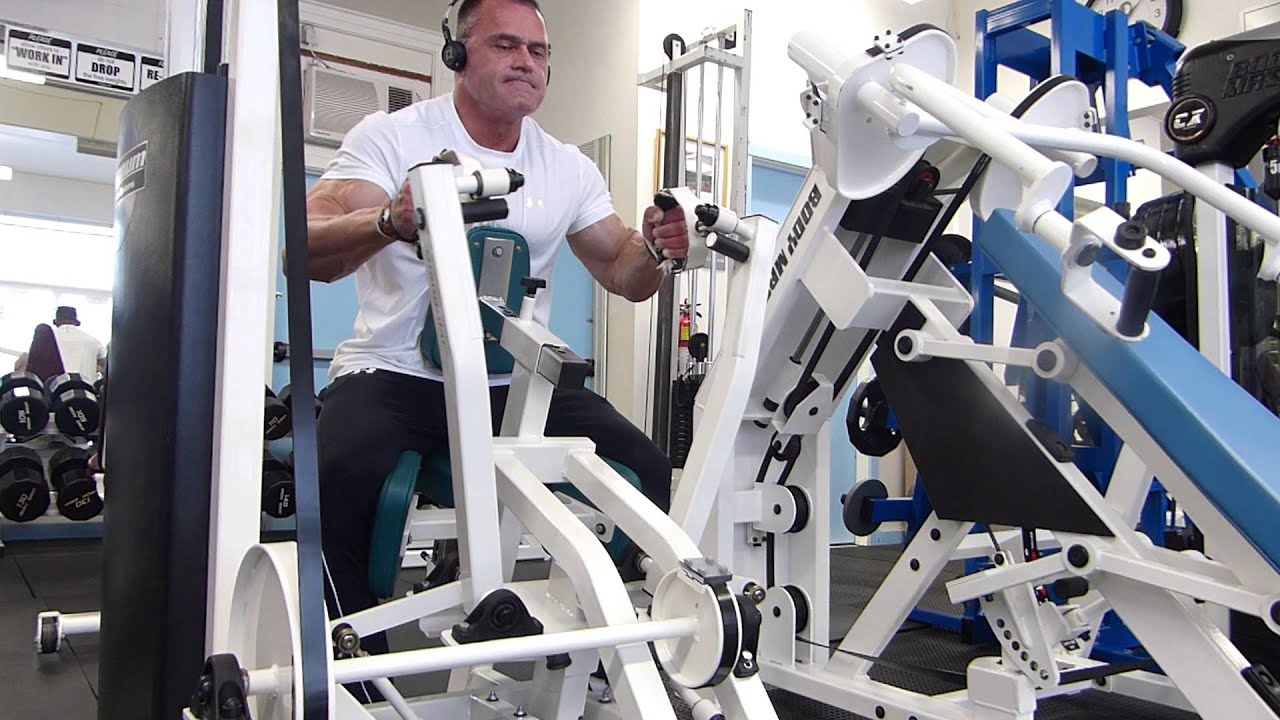 MAGNUM BI ANGULAR SEATED D HANDLE LOW ROW - YouTube