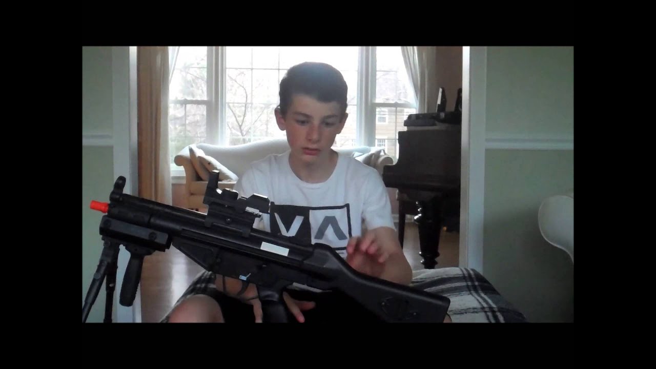 Airsoft Reviews - Well R8 G3 - YouTube